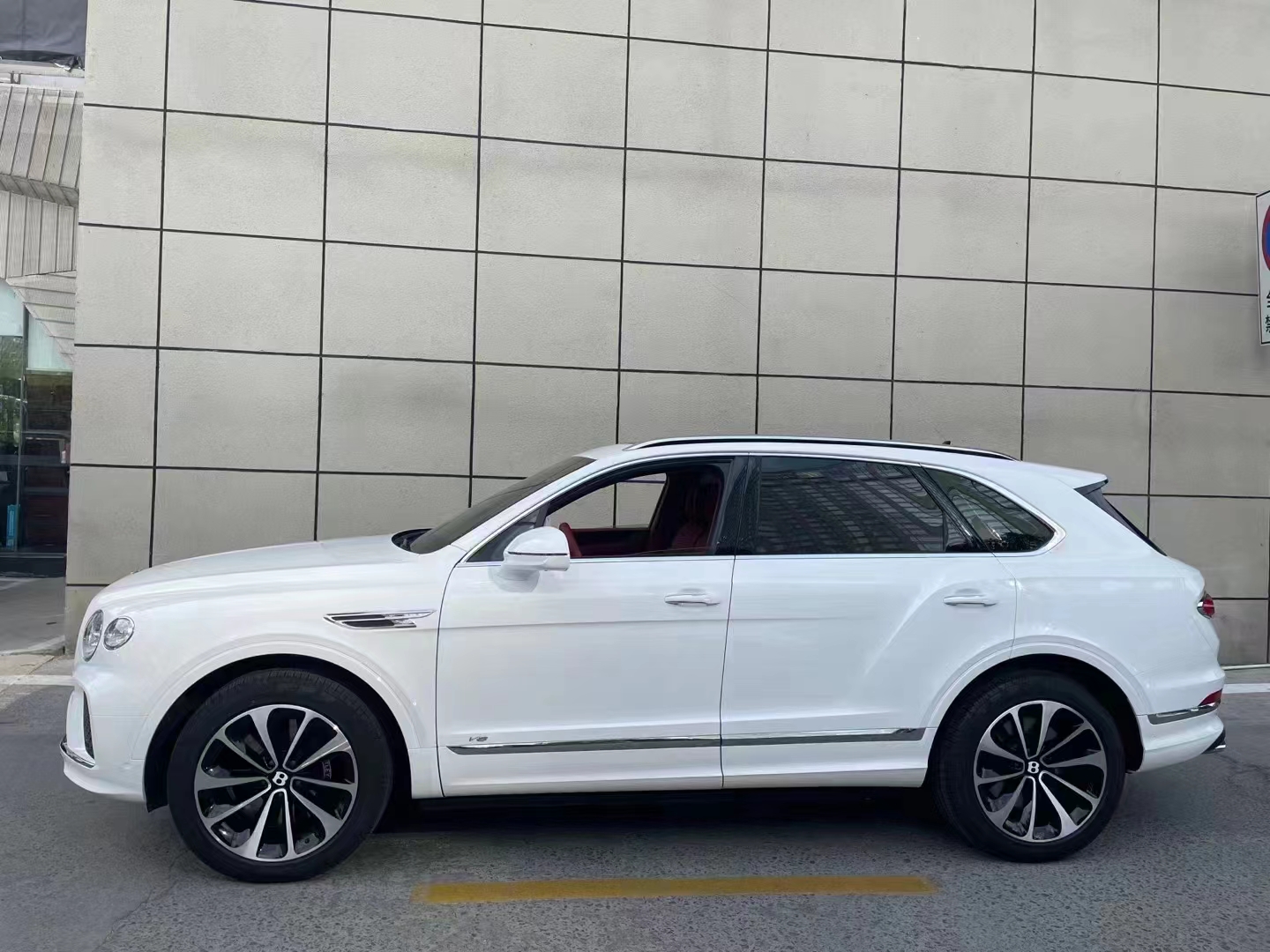 宾利 2021款 添越 4.0T V8报价|图片|出售|多少钱|哪里有卖的268.59万元-超跑之家