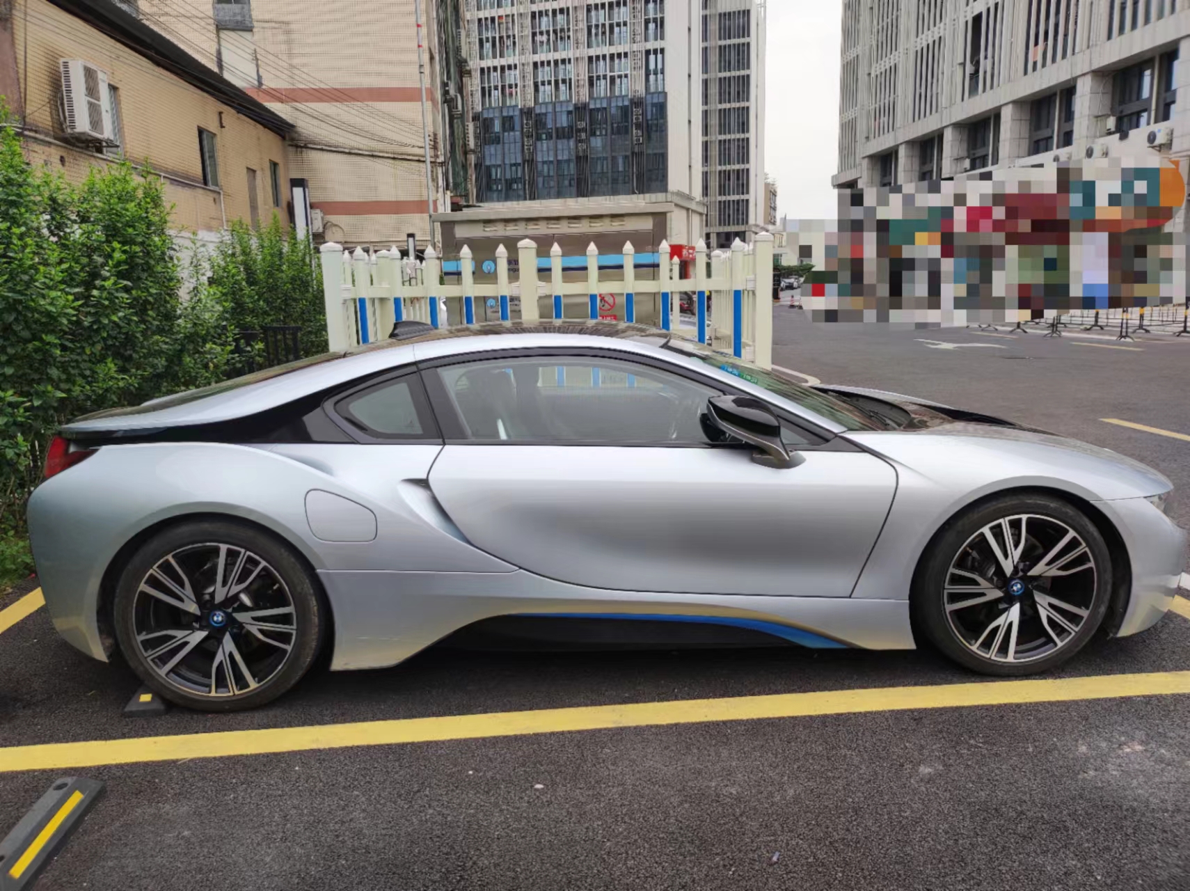 宝马M系 2014款 i8 标准型报价|图片|出售|多少钱|哪里有卖的48.51万元-超跑之家