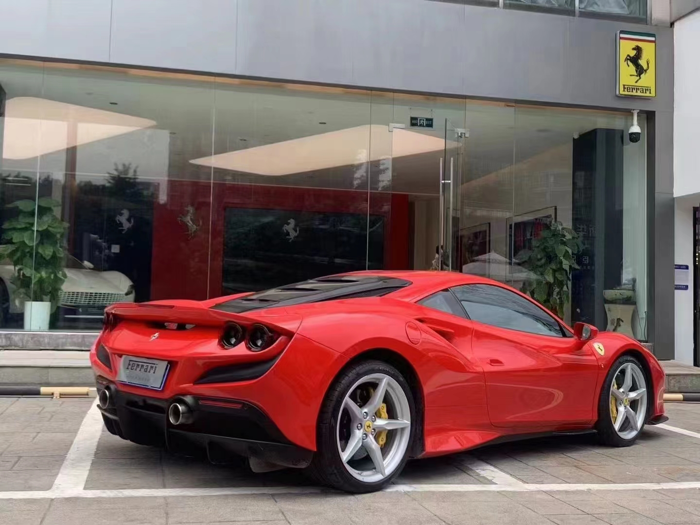 法拉利 2019款 F8 Tributo 3.9T V8报价|图片|出售|多少钱|哪里有卖的364.32万元-超跑之家